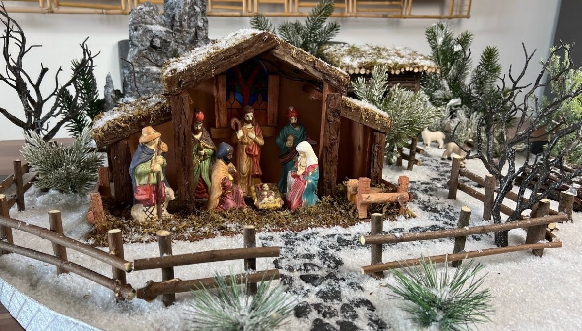 Manger in the Snow 🎄 – Agape Review